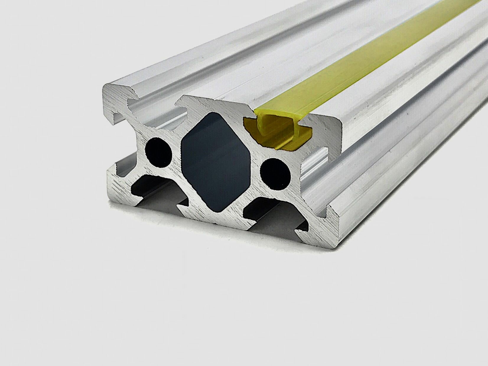 Заглушка для паза 6 мм, (желтая), A285 / 4 шт по 1 метру / соберизавод