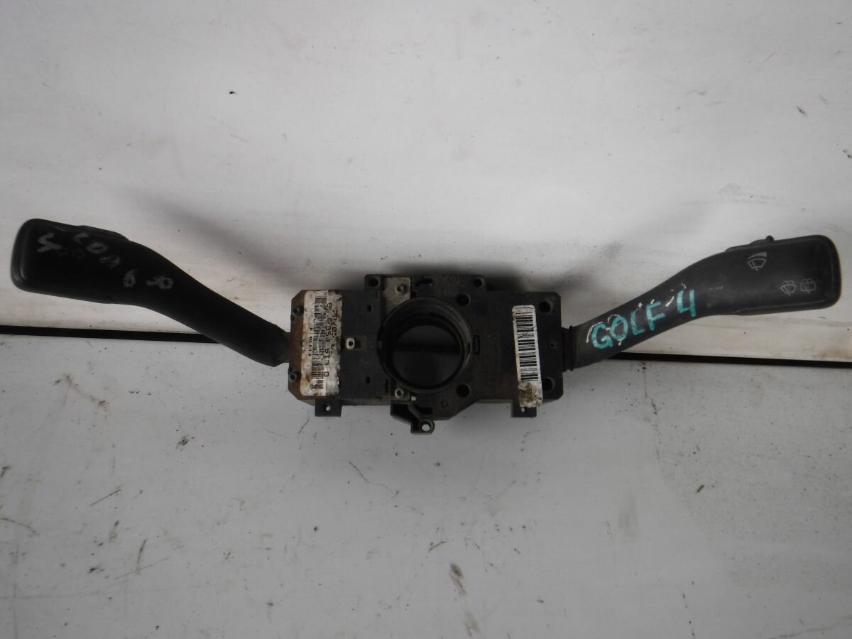 Переключатель подрулевой Volkswagen Golf Mk4 (1997—2006) 8L0953513