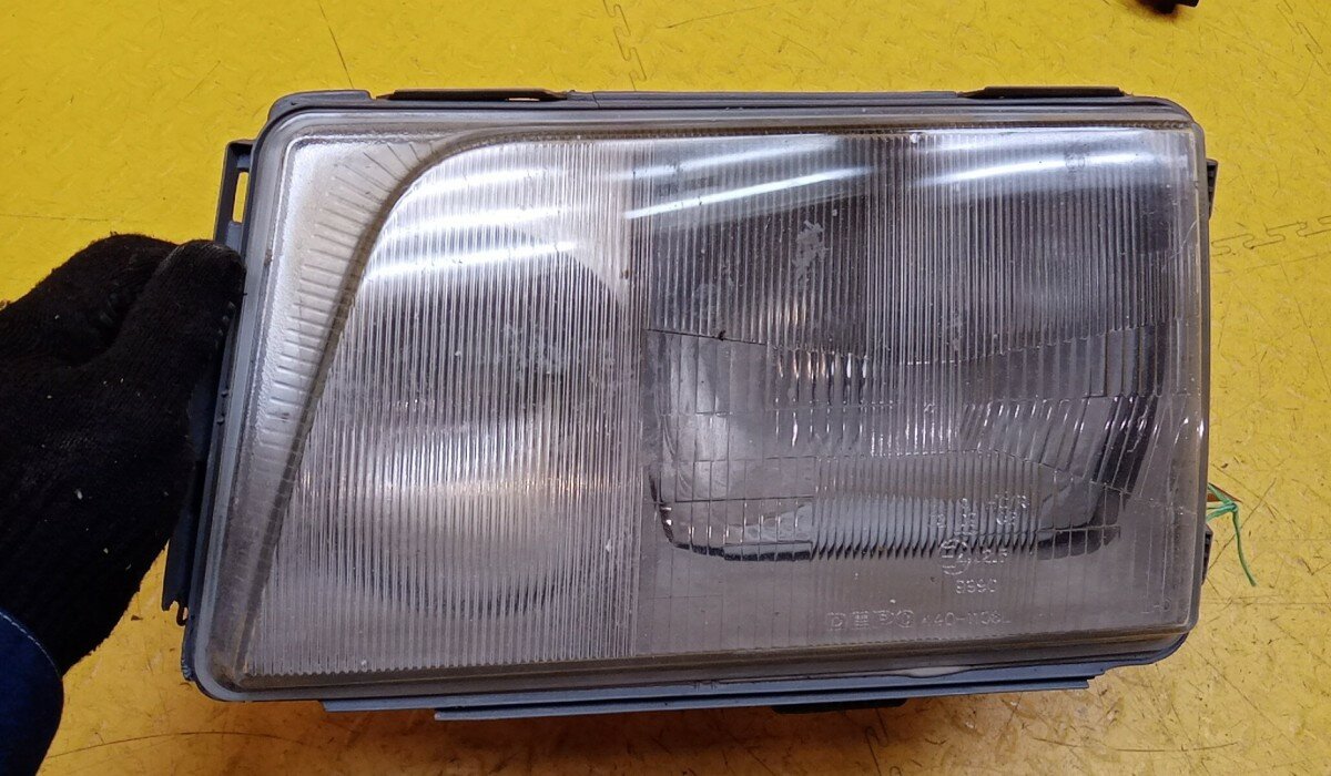 Фара левая W124 Mercedes-Benz