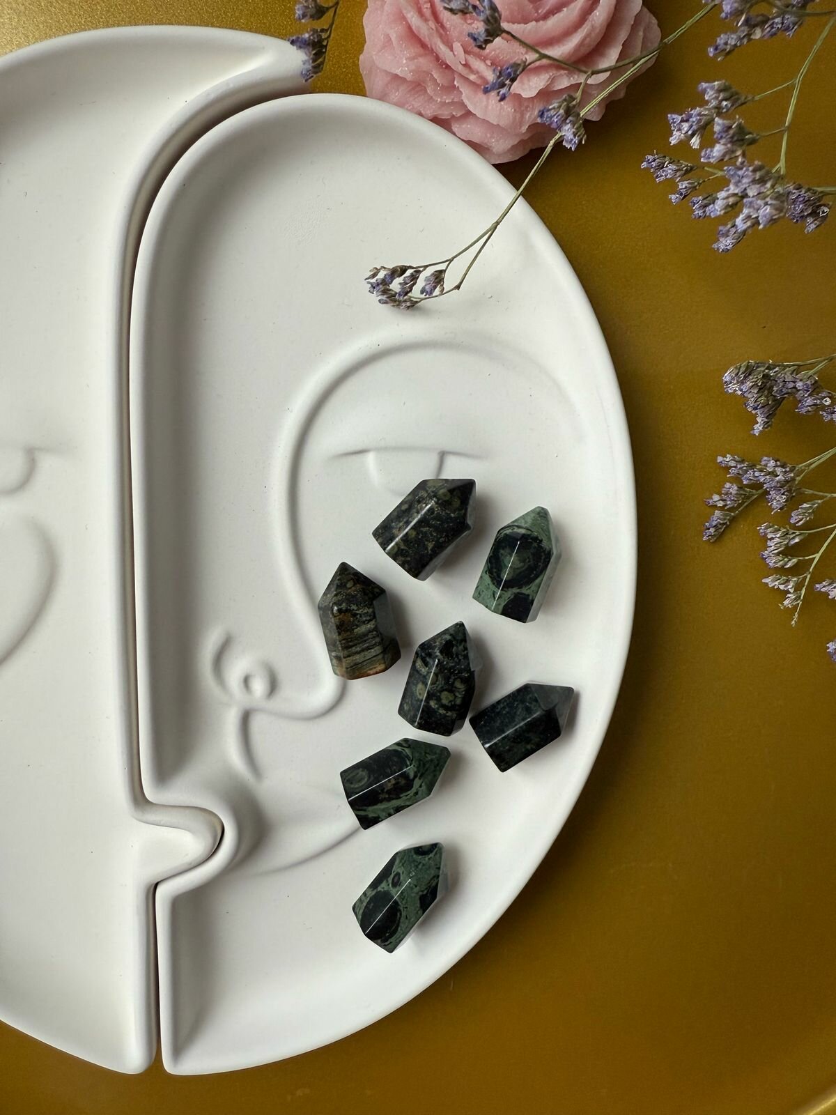 Кристалл из зеленой Яшмы (12 гр, Африка, Граненый, 25-30 мм)