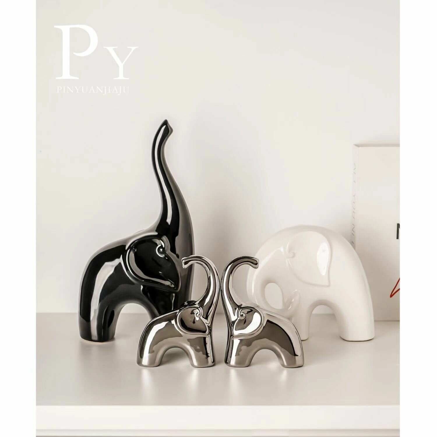 Украшения со счастливым слоном