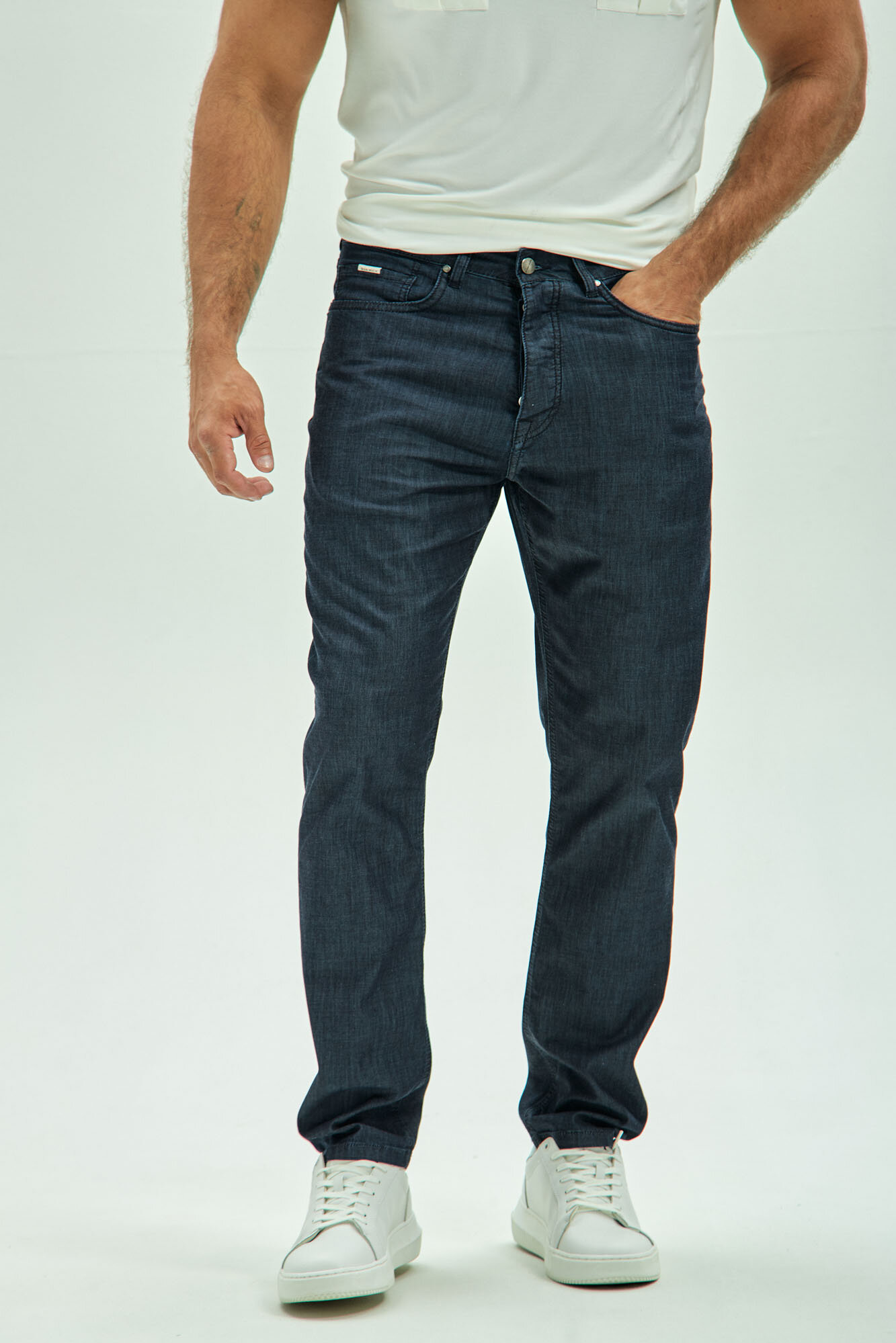 Джинсы трубы 