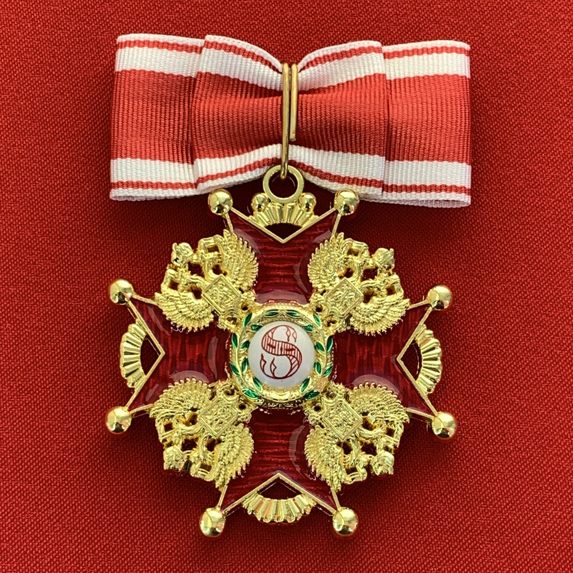 Орден Святого Станислава 2-й степени, с бантом из муаровой ленты. Полноразмерный муляж LUX. Размер 70х47 мм.