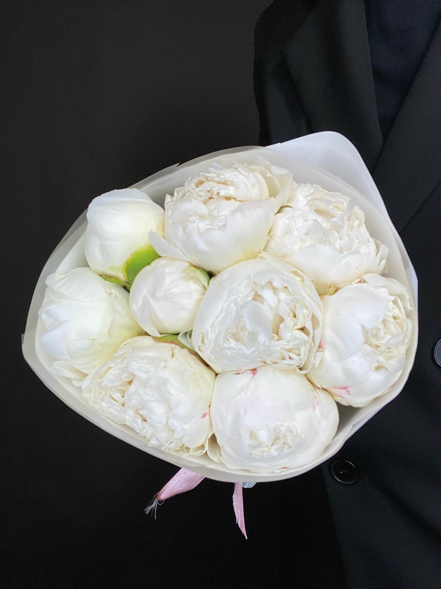 Букет белых пионов (пион 9 шт.), высота букета 40 см, ширина 15 см