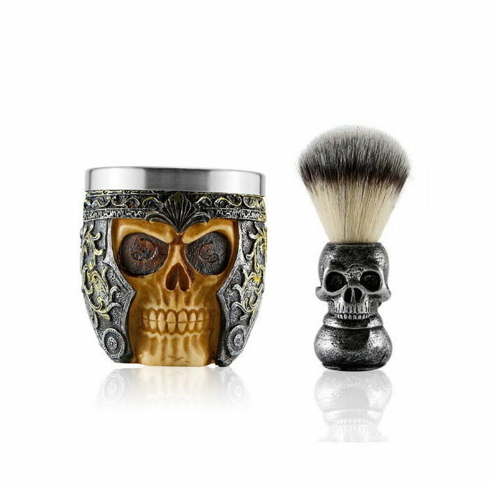 Набор для бритья: чаша Череп в шлеме с помазком серебряного цвета