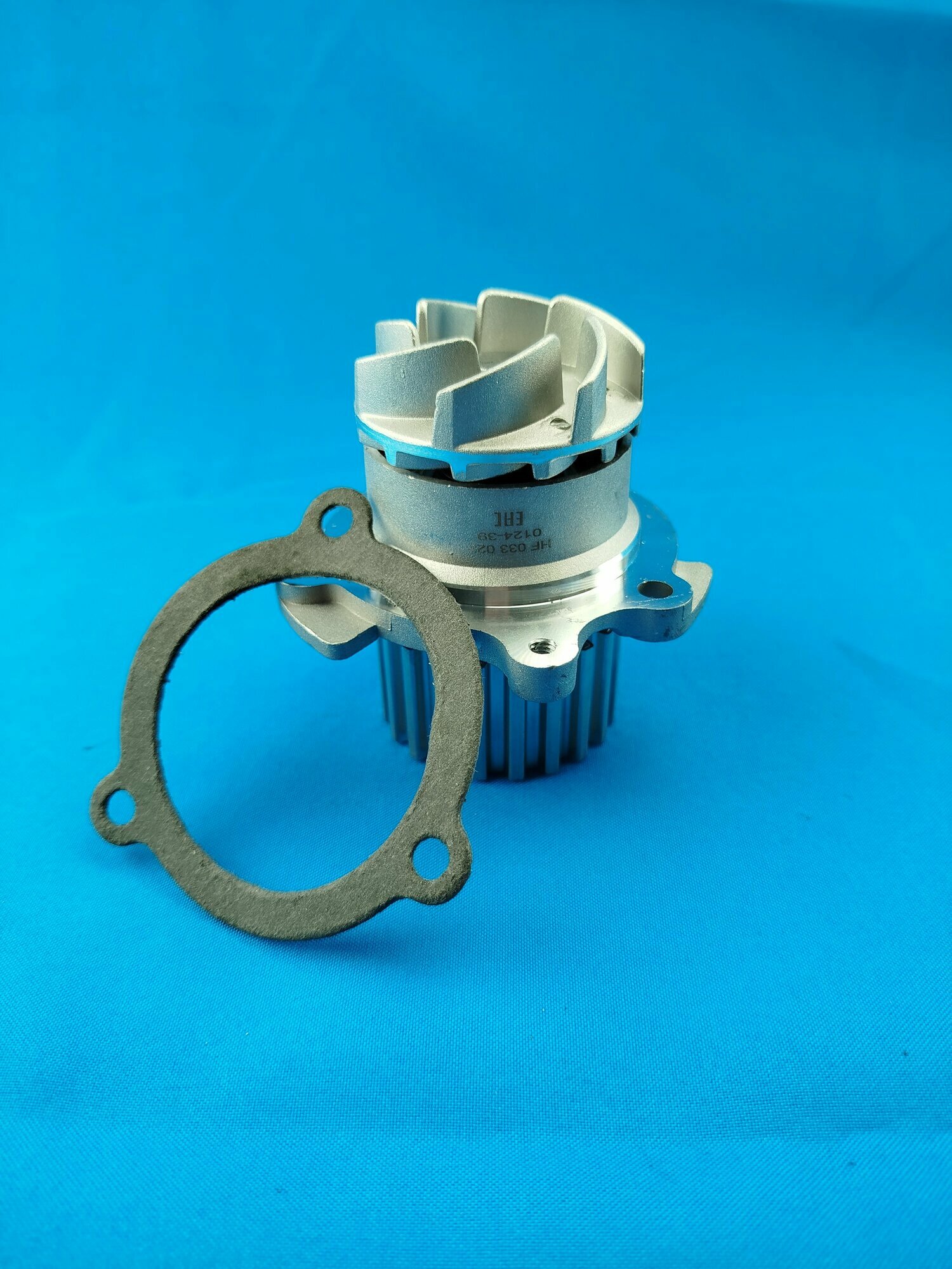 Помпа "HOFER" для автомобилей ВАЗ 2110-12 16кл.