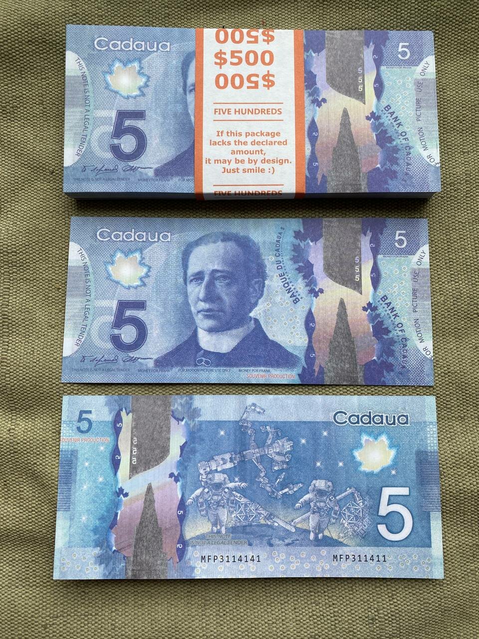 Пачка сувенирных денег 5 канадских долларов (Канада), 80 купюр (билеты банка приколов, бутафорские пачки)