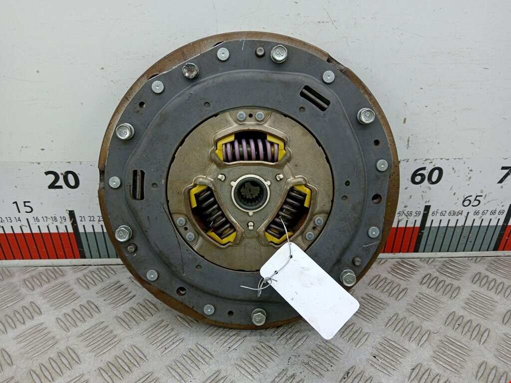 Маховик (демпфер сцепления) Toyota Yaris 1 1345121081 арт. 2220272