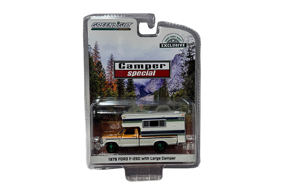Модель коллекционная Ford F-250 special large camper 1976 nectarine poly/wimbledon white deluxe (greenlight!)