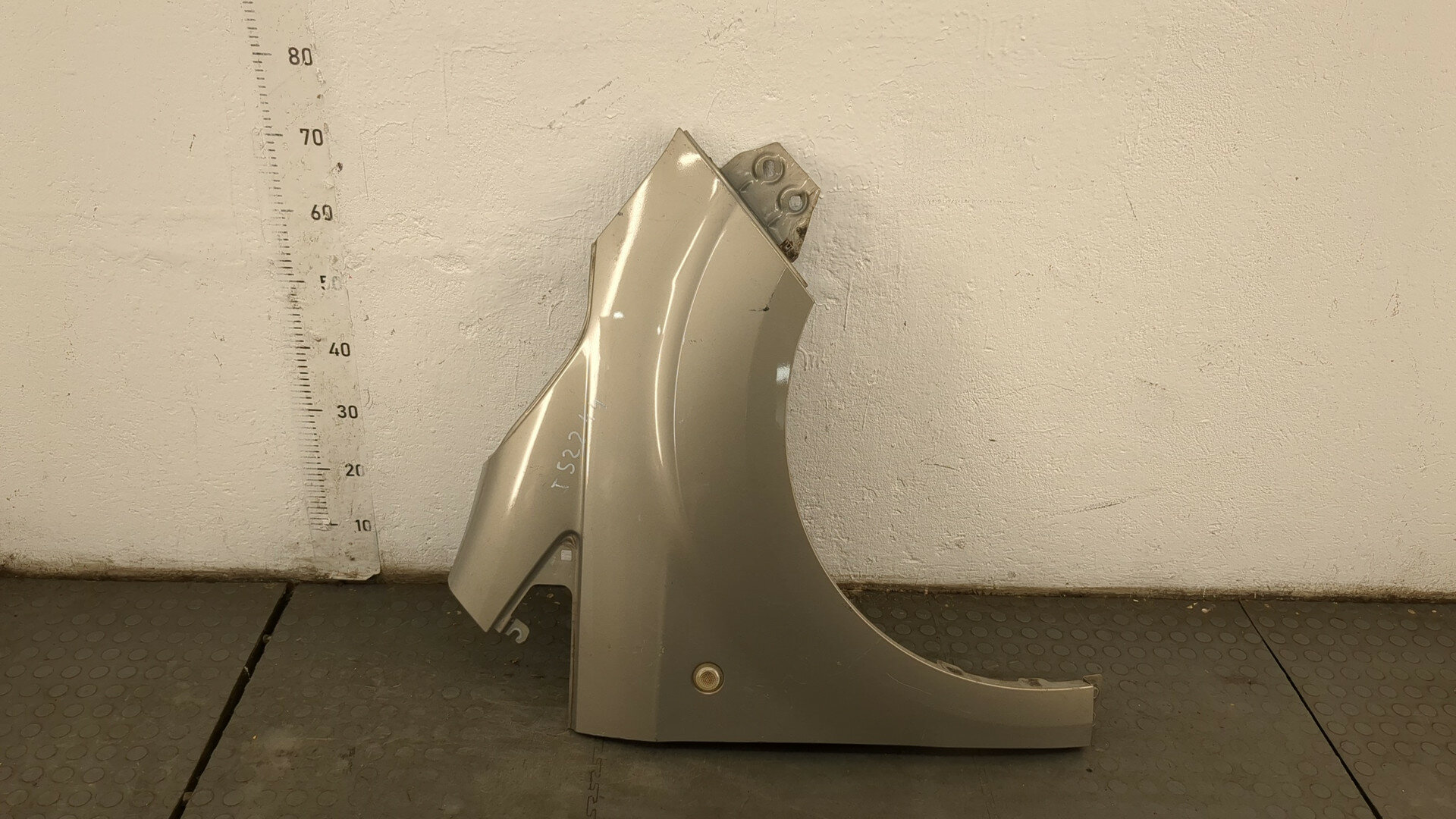 Крыло правое переднее Ford Transit (Tourneo) Courier Б/У