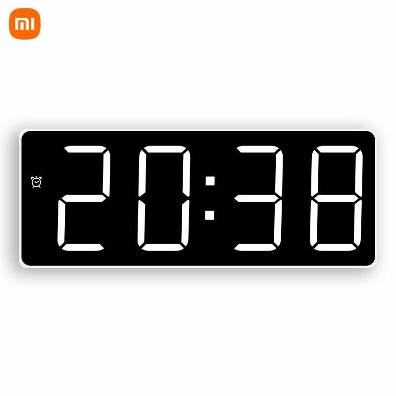 Цифровые LED-часы с простым дизайном, крупными шрифтами и цветным дисплеем — фото 1