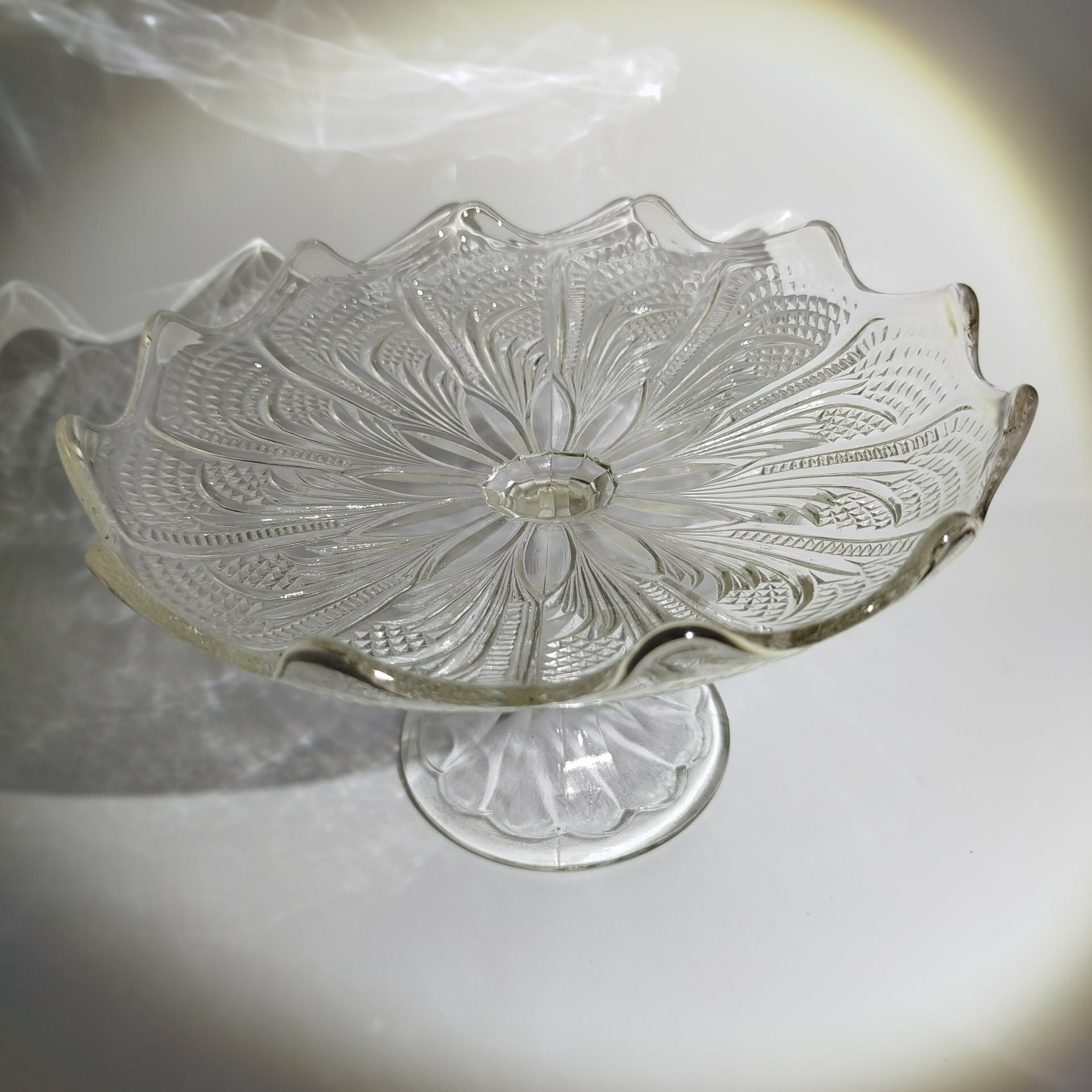 Фруктовница с растительным декором, стекло, пресс, Опытный стекольный завод