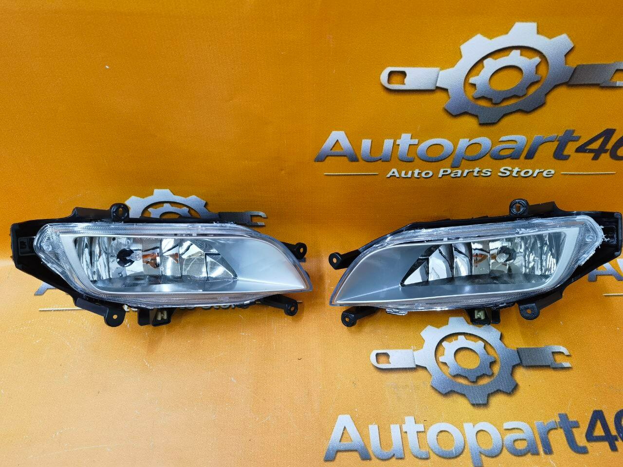 Фары противотуманные передние правая левая Хёндай Старэкс АШ1 Hyundai Grand Starex 07-13 / H1 07-15