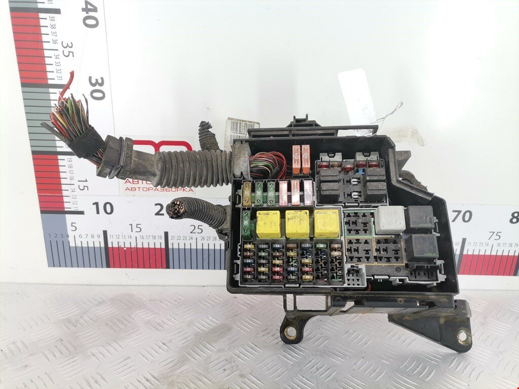 Блок предохранителей Opel Corsa C 13142780 арт. 1619907