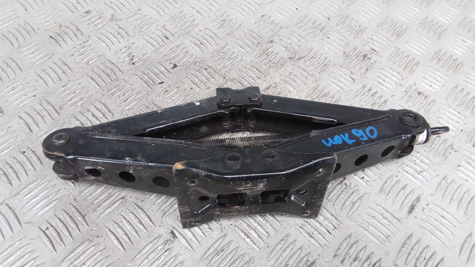 Домкрат VOLKSWAGEN PASSAT B8