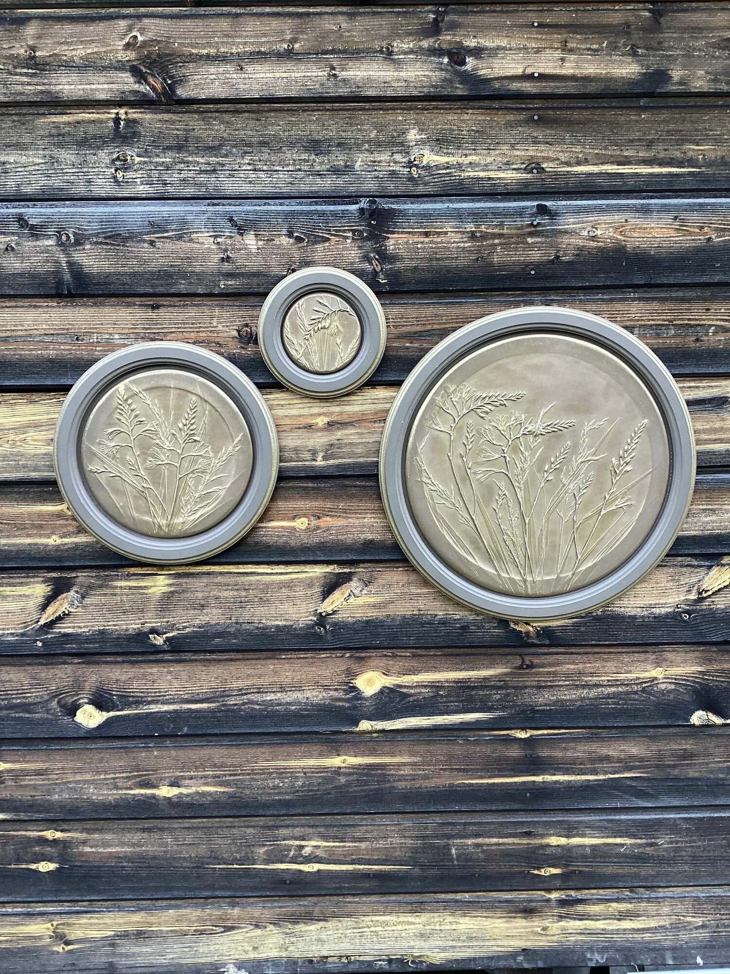 Панно из гипса, декор на стену, украшение интерьера, ботанический барельеф, Картина "Цветущая элегия", ручной работы, 50х50х2 см, 35х35х2 см (комплект из 3 предметов)