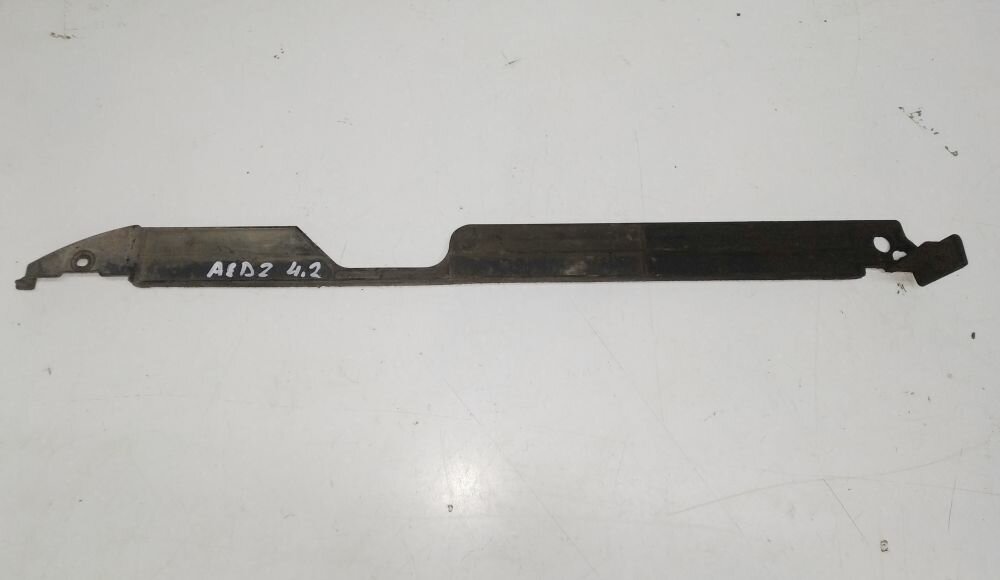 Дефлектор радиатора audi A8 D2