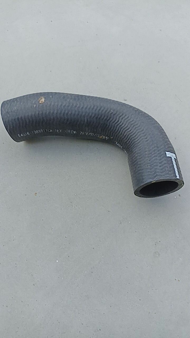 Патрубок системы охлаждения Chery Tiggo 3 [2.0 16V CVT внедорожник] E4G161303711CA