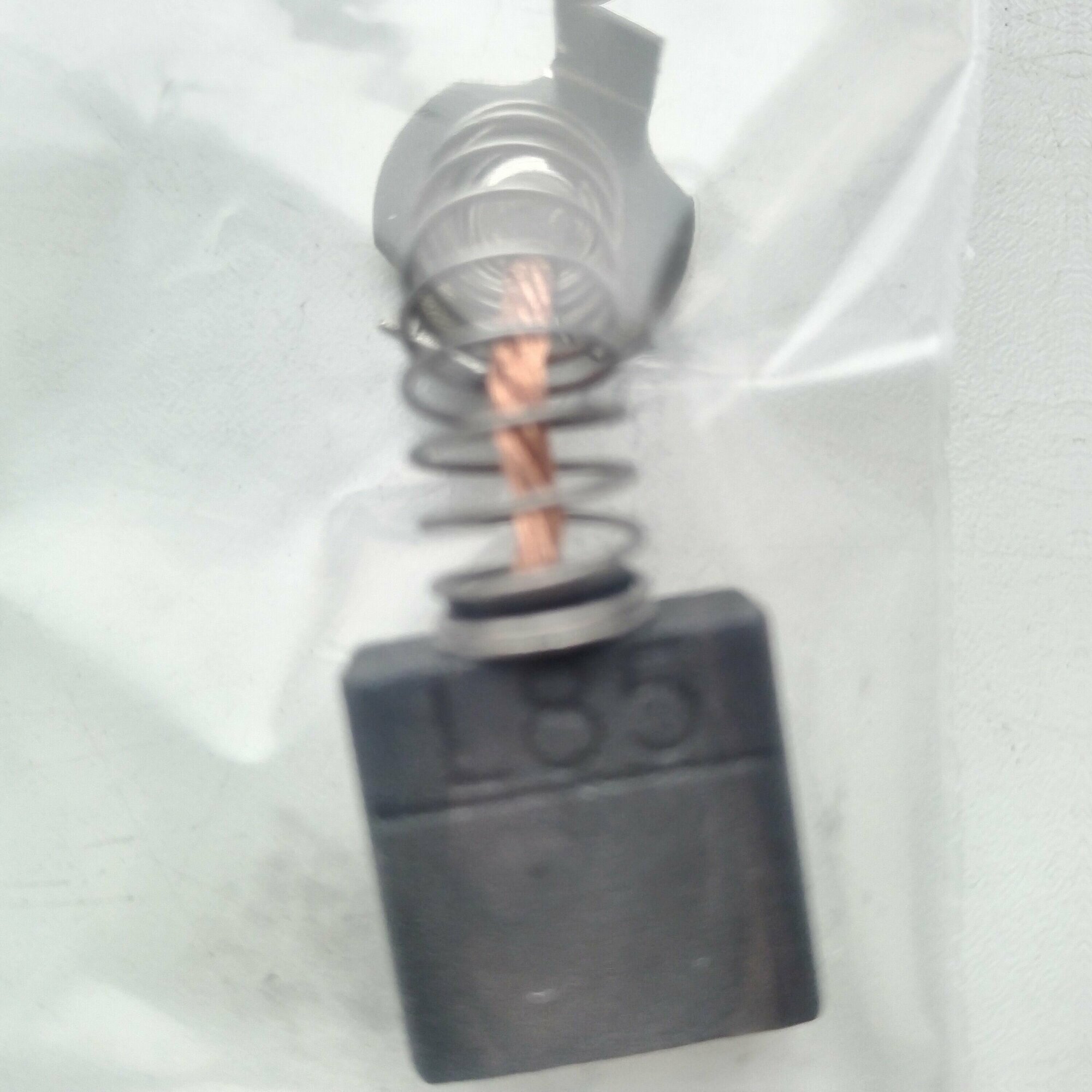 Щетка угольная с проводом DW702, DWS715, DEWALT 62391900 DEWALT - 62391900