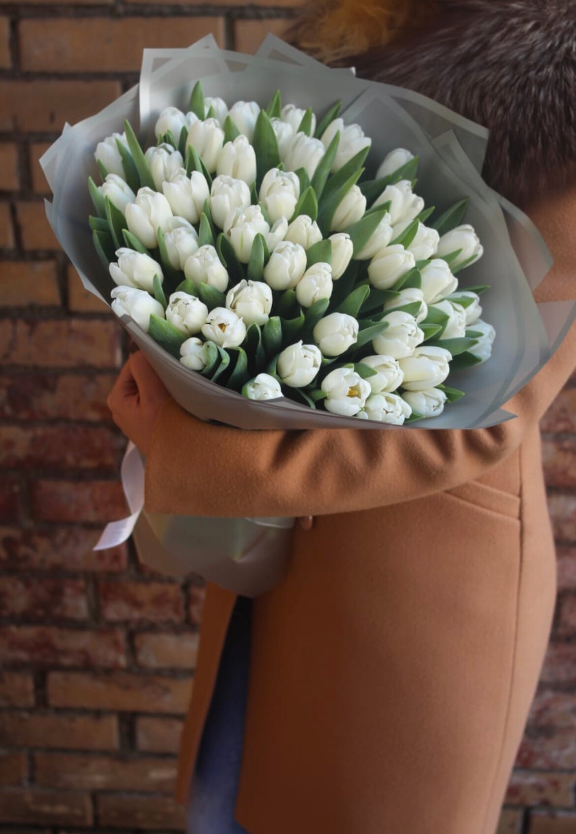 75 белоснежных тюльпанов