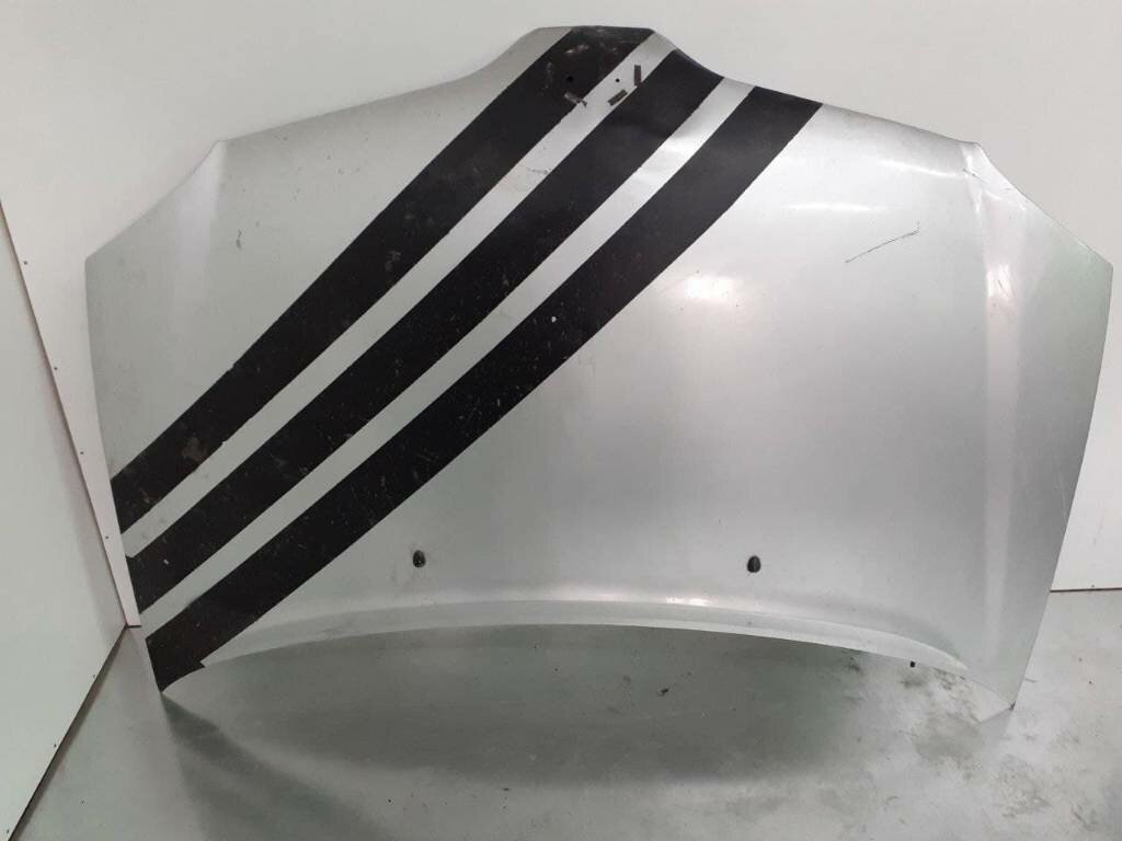 Капот Nissan Almera Tino V10 2002