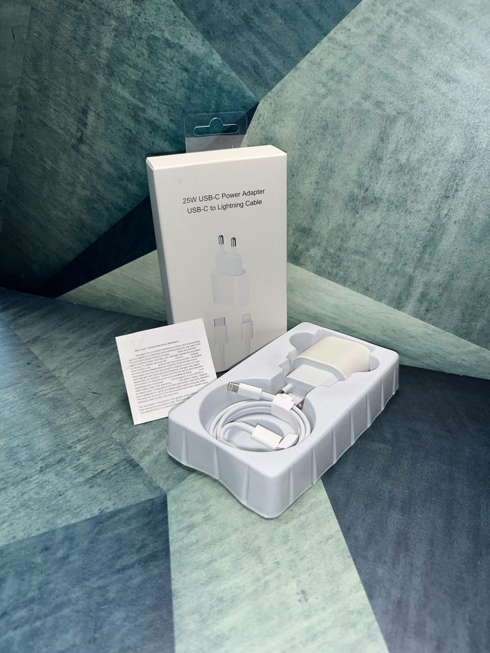 Комплект: Быстрая зарядка для iPhone 8-14, \HIGH-QUALITY\ Адаптер 25 W + Кабель USB-C - Lightning, 1 метр / BUT-STORE