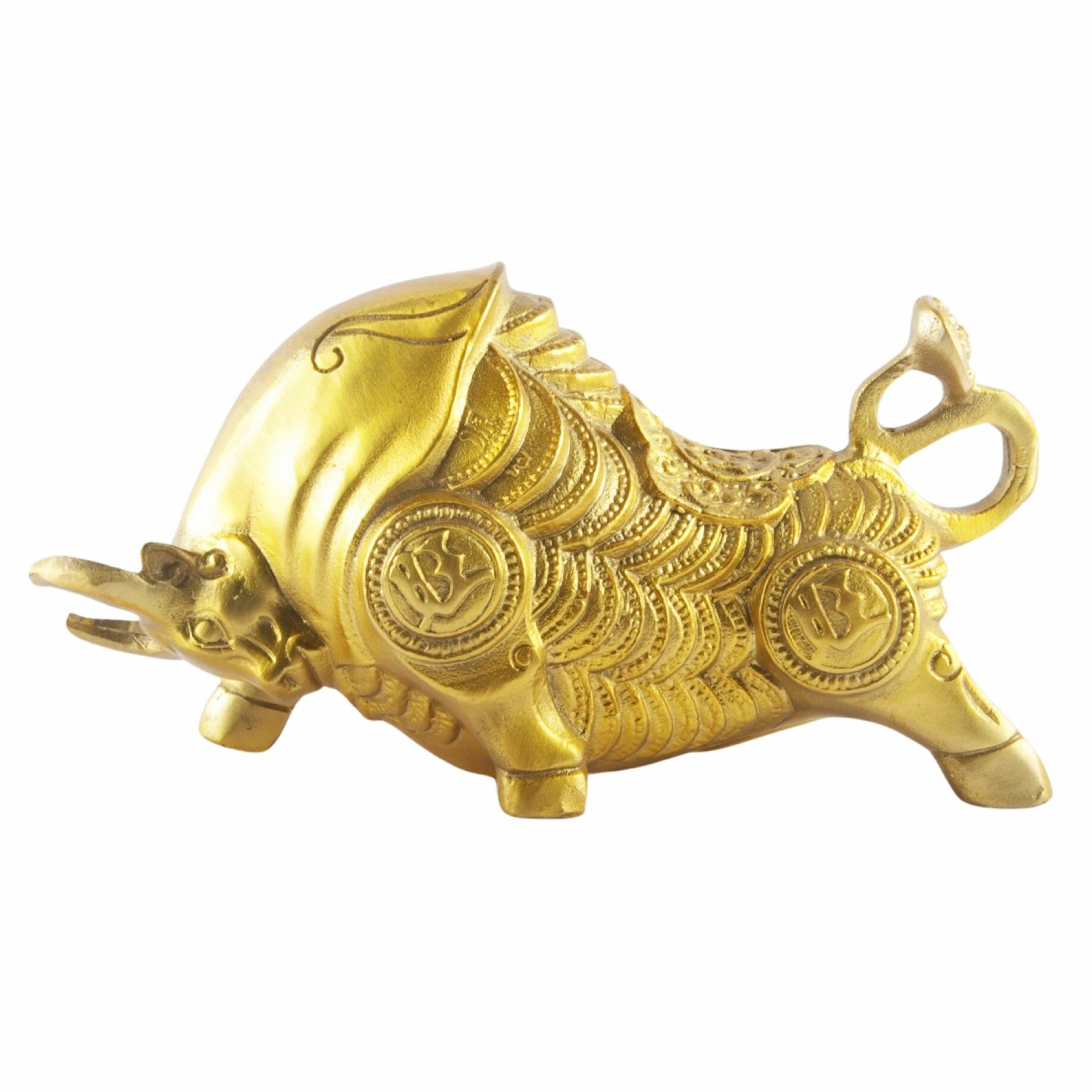 Статуэтка "Денежный бык". Металл, прочеканка, золочение. Китай, вторая половина XX века