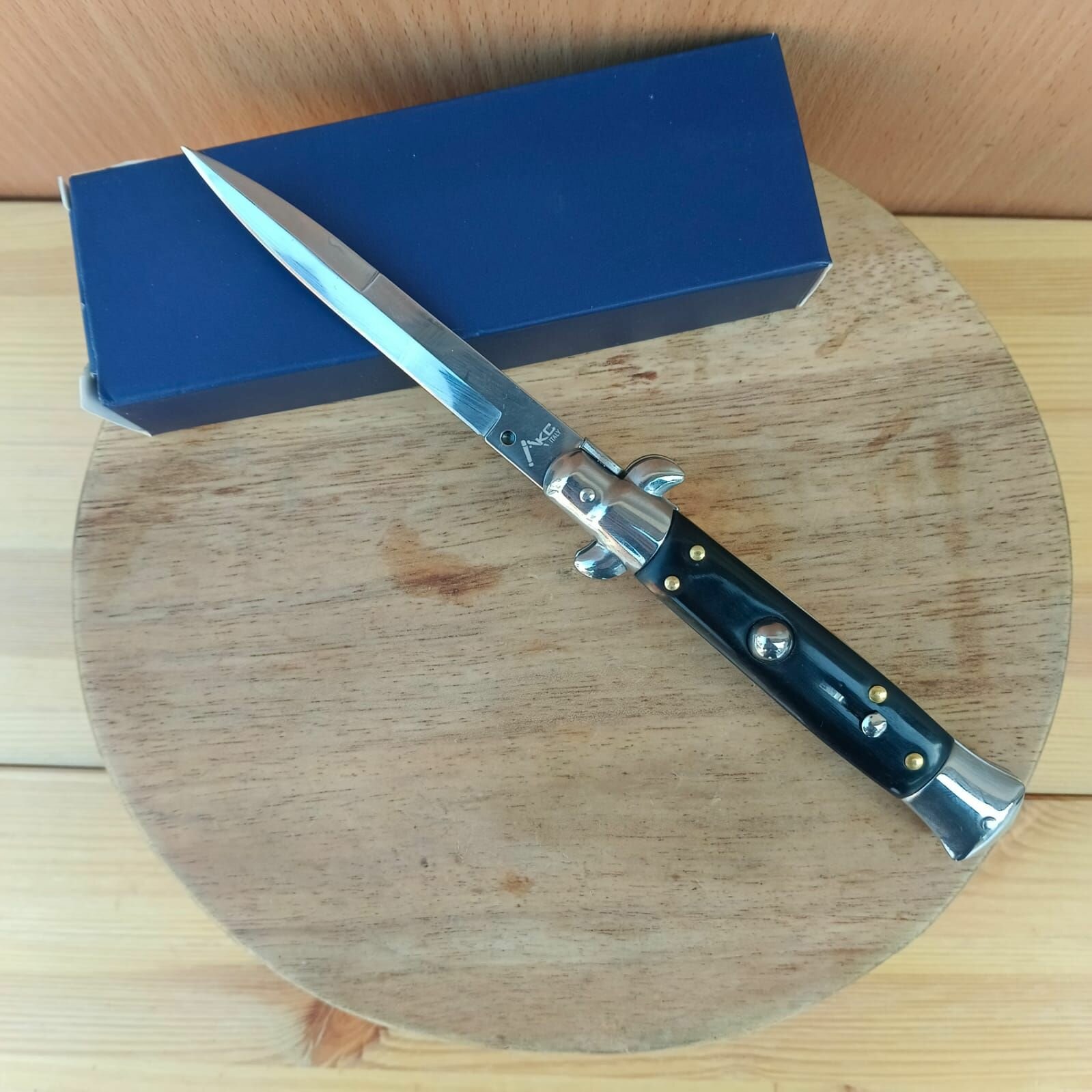 Складной автоматический туристический нож стилет , длина лезвия 9.5 см