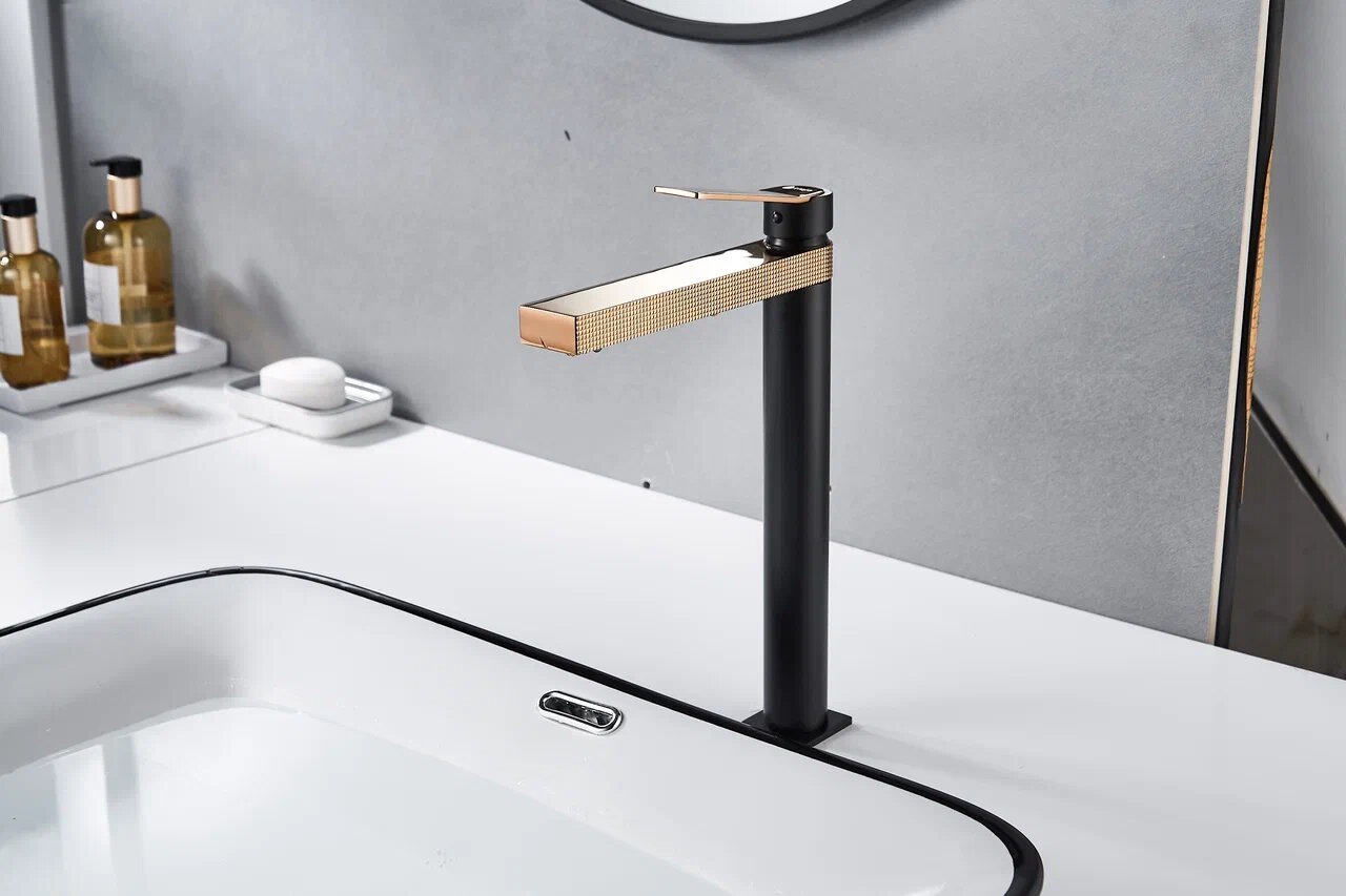 Смеситель латунный кухонный высокий поворотный излив Brunardi Muse 141551