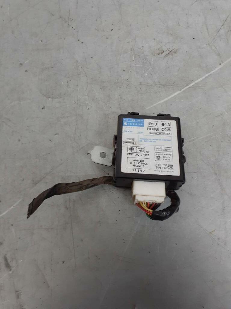 Блок иммобилайзера Subaru Forester рест. 2001 88205FC001