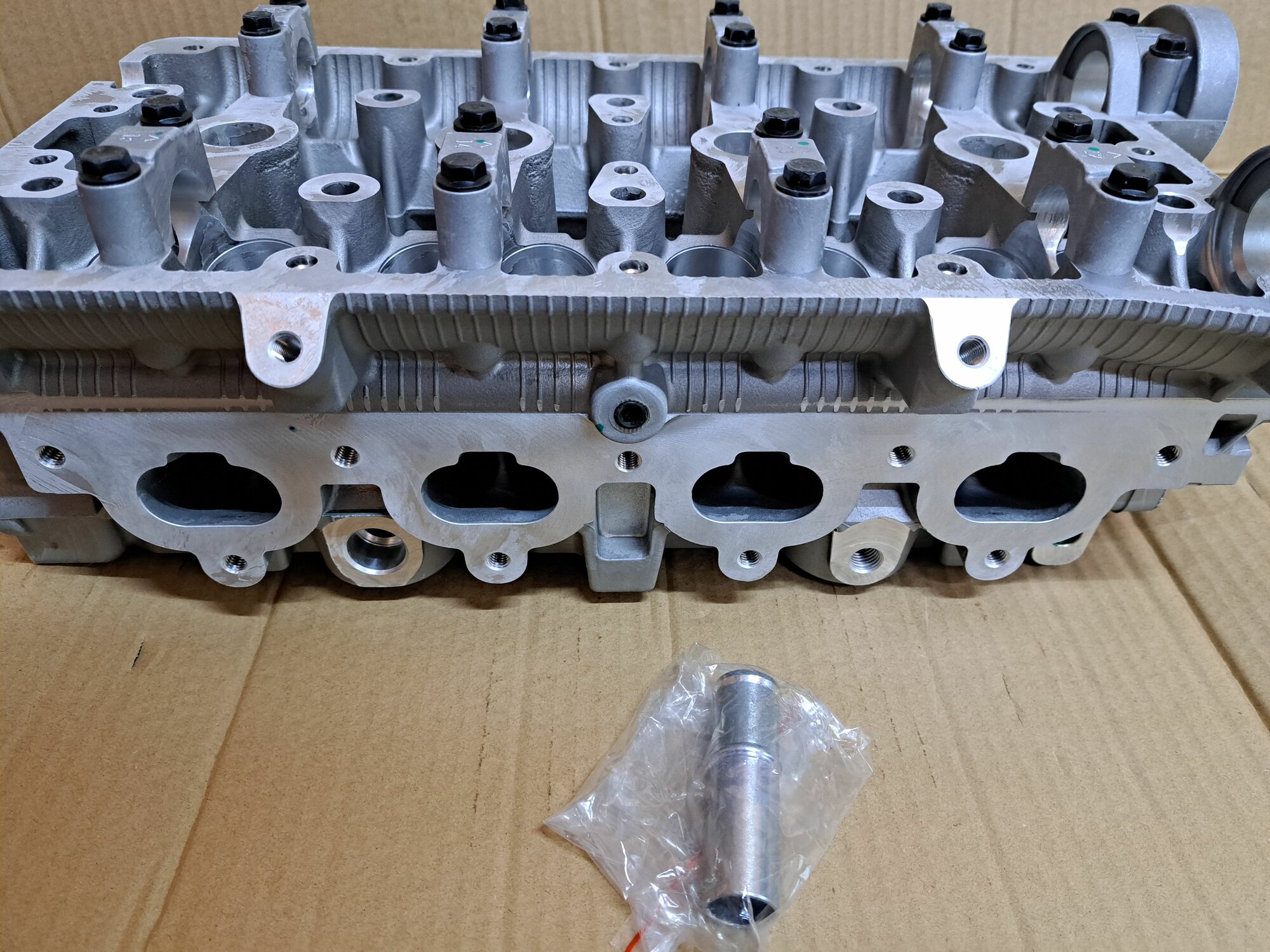 Головка блока цилиндров (голая) Лачетти, Нексия, Круз F16D3, Авео