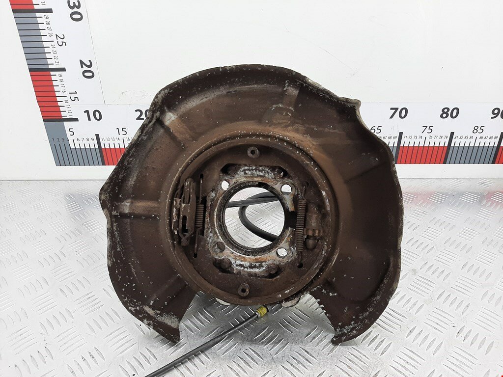 Кулак задний правый BMW 6-Series (E63/E64) 33326775080 арт. 1806434