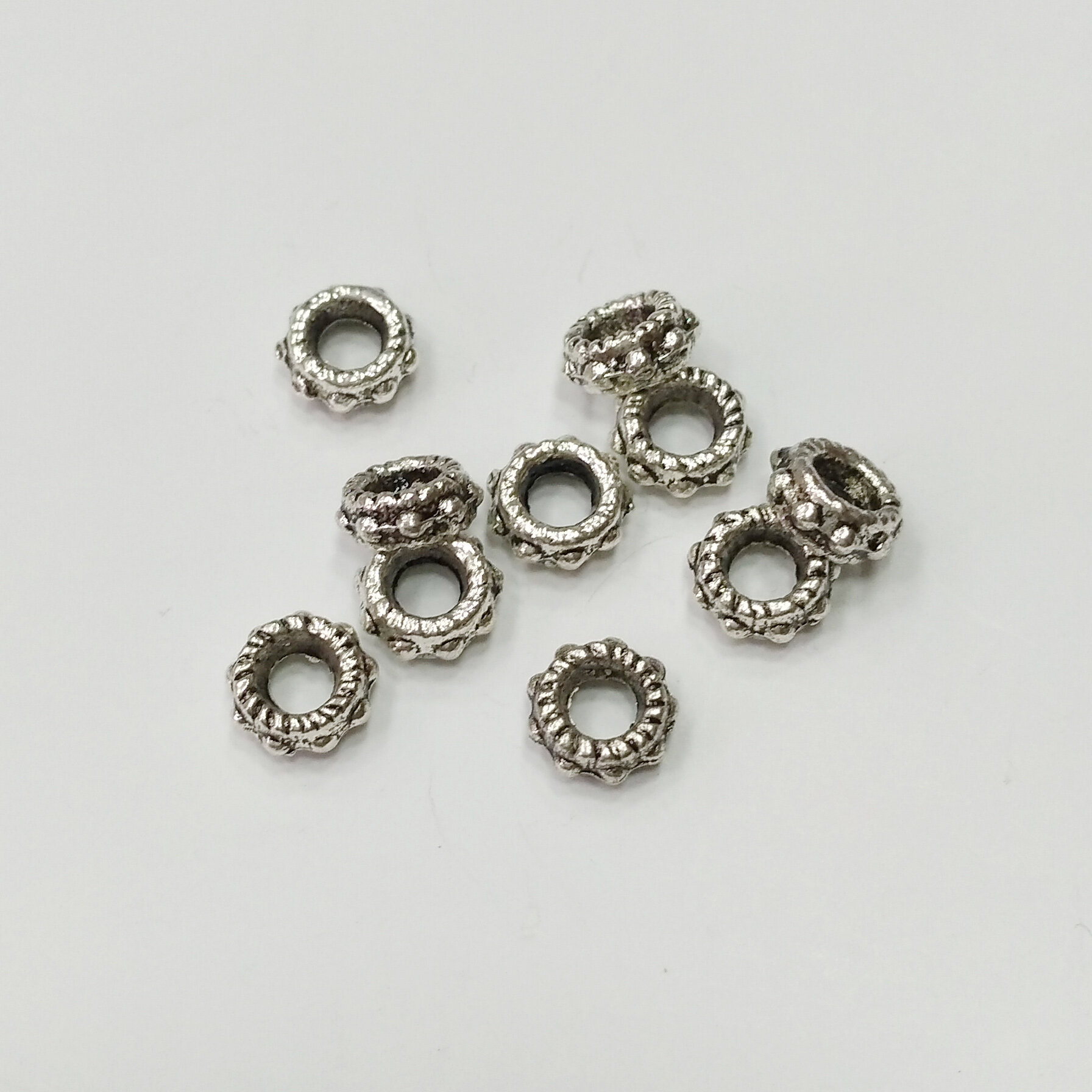 Бусина металлическая, 6х2мм, рондель узорная, базовый материал - цинковый сплав, посеребренная с чернением, 20 шт.
