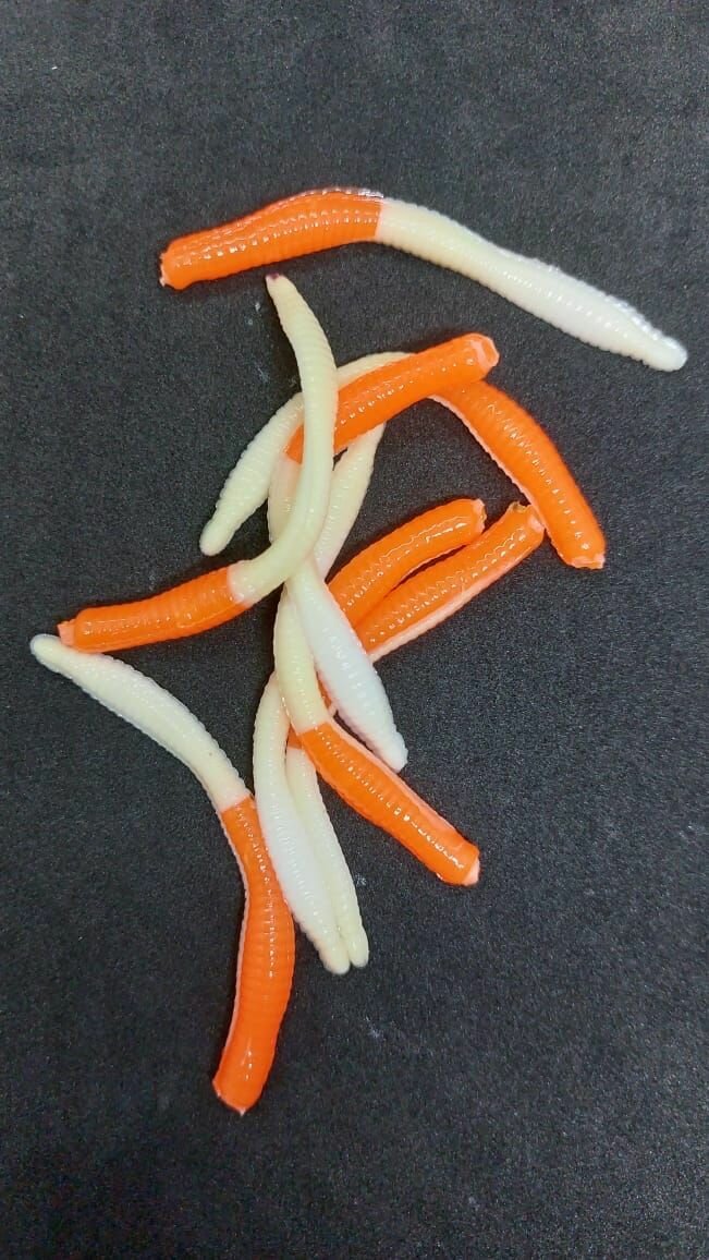 Силиконовые сьедобные приманки "Бобровый хвост". цвет оранжевый- белый