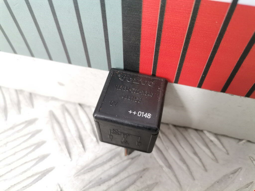 Реле Volvo V70 2 9441158 арт. 2081602