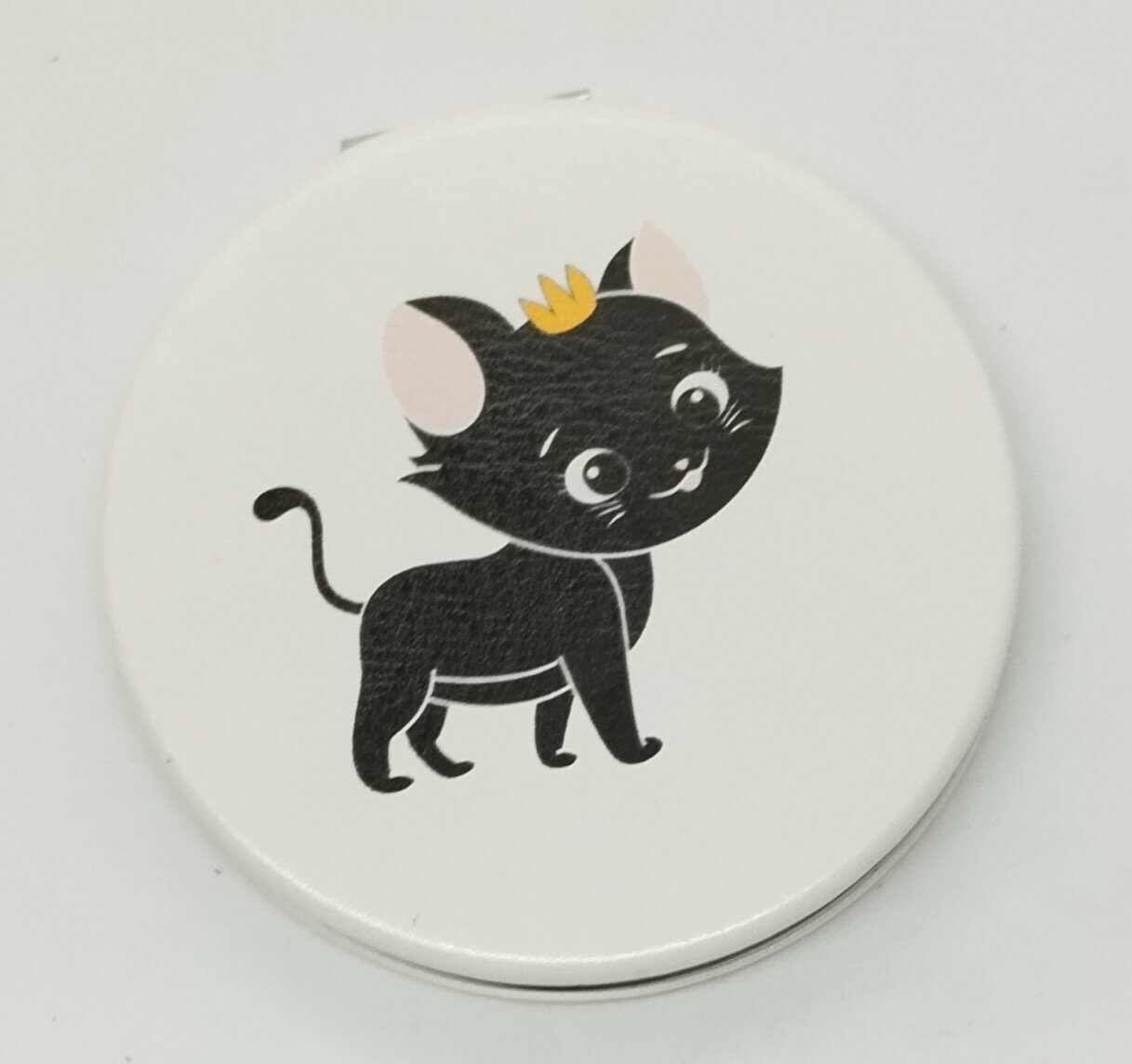 Зеркало кожаное, круглое "Кошечка в желтой короне"