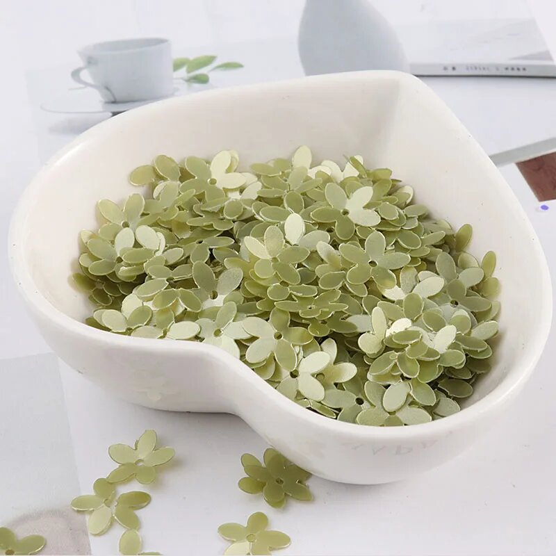 Пайетки цветы 3D матовые, Mustard green, 10 мм, 300 шт