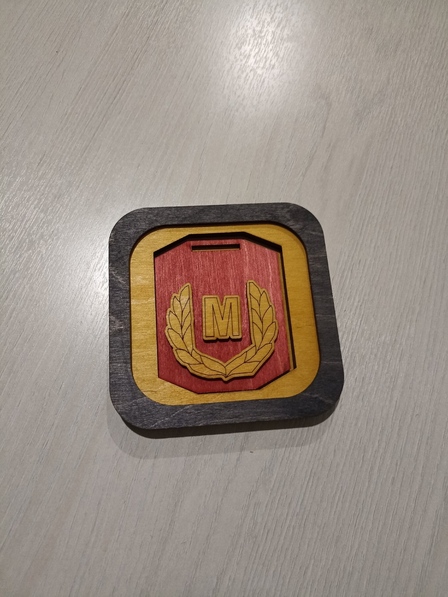 Танковые медали из игры Мир Танков, из дерева, покрашены морилкой