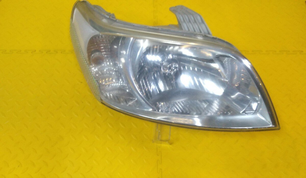 Фара правая Aveo (T250) Chevrolet 96650755