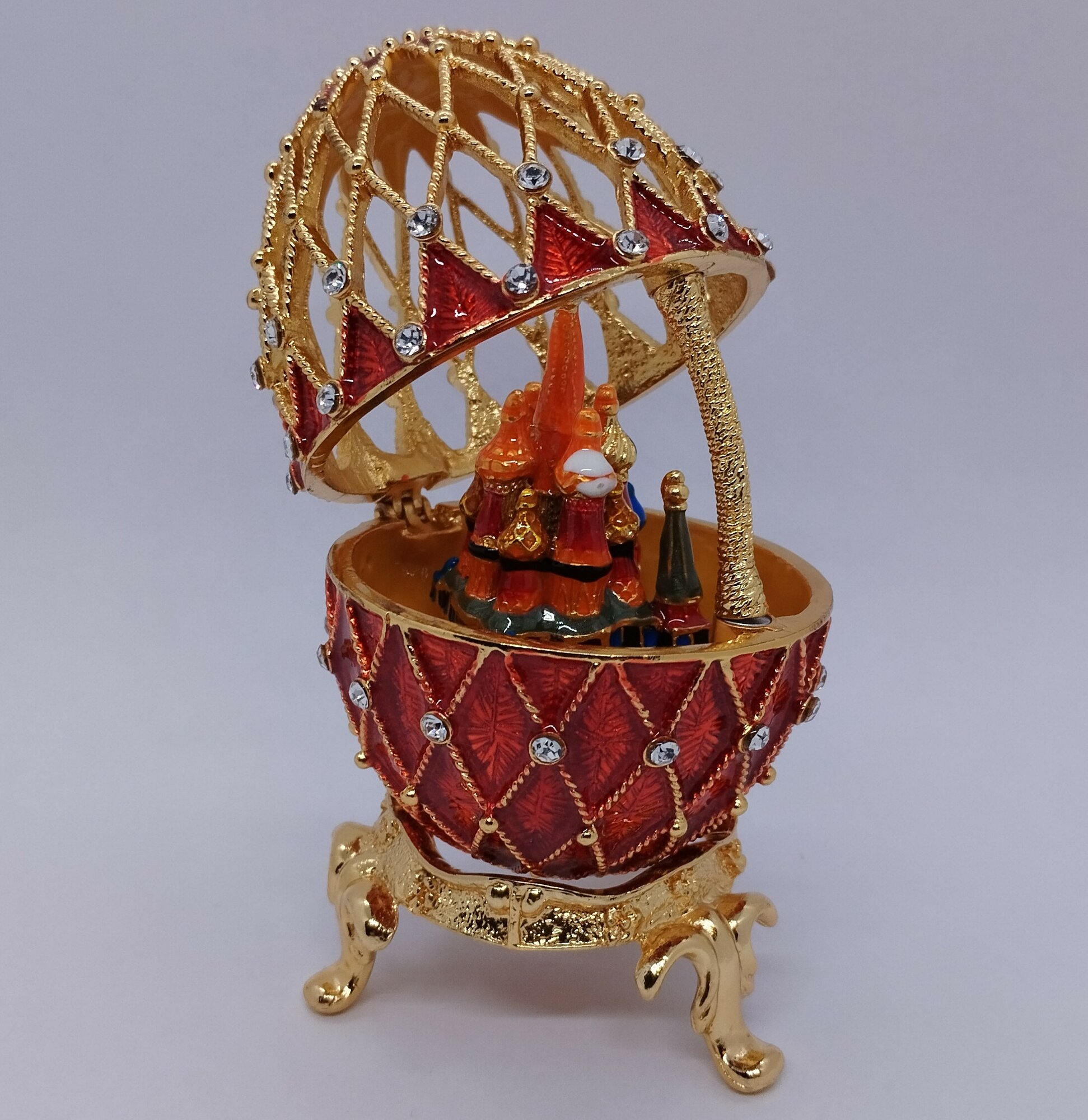 Яйцо Фаберже сетка с фигуркой Храма Василия Блаженного, красное