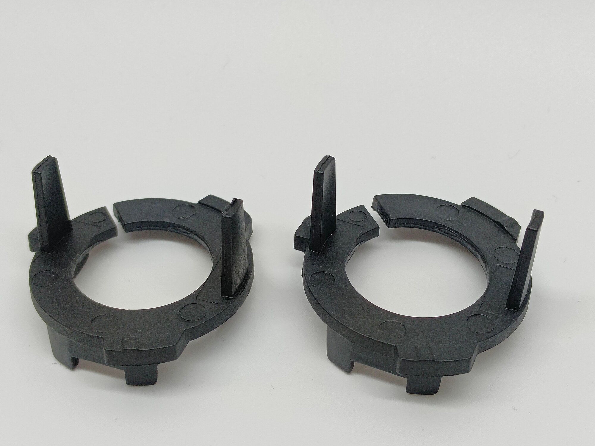 Адаптер-переходник MYX для установки LED светодиодных ламп для VW Passat 2017-2019, Touran 2, Tiguan, Golf с цоколем H7 комплект 2 шт.