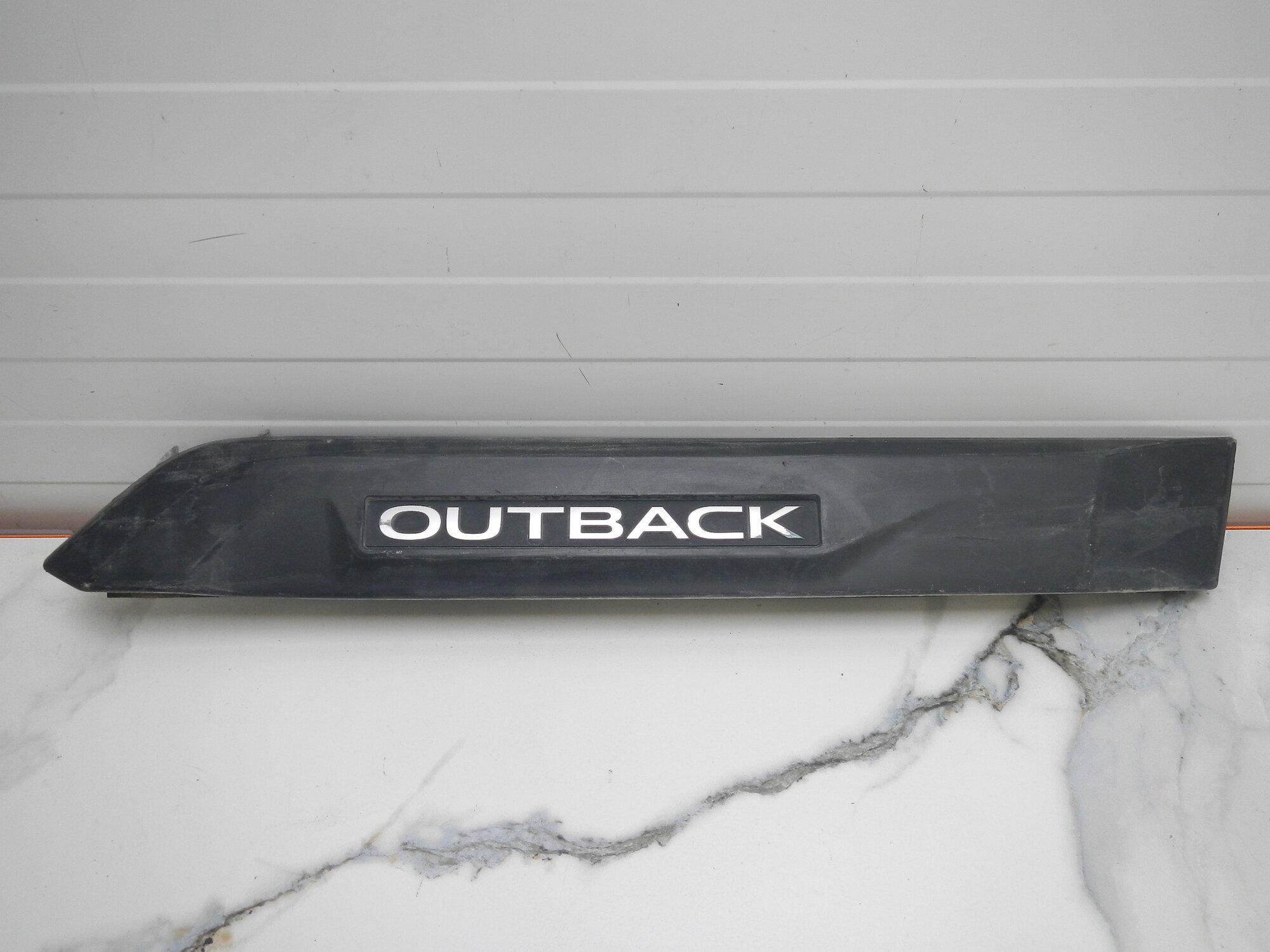 Б/У Накладка двери задней правой, Subaru (Субару)-OUTBACK (B16) (19-) SUBARU OUTBACK (B16) (19-) Задиры, повреждено креп...