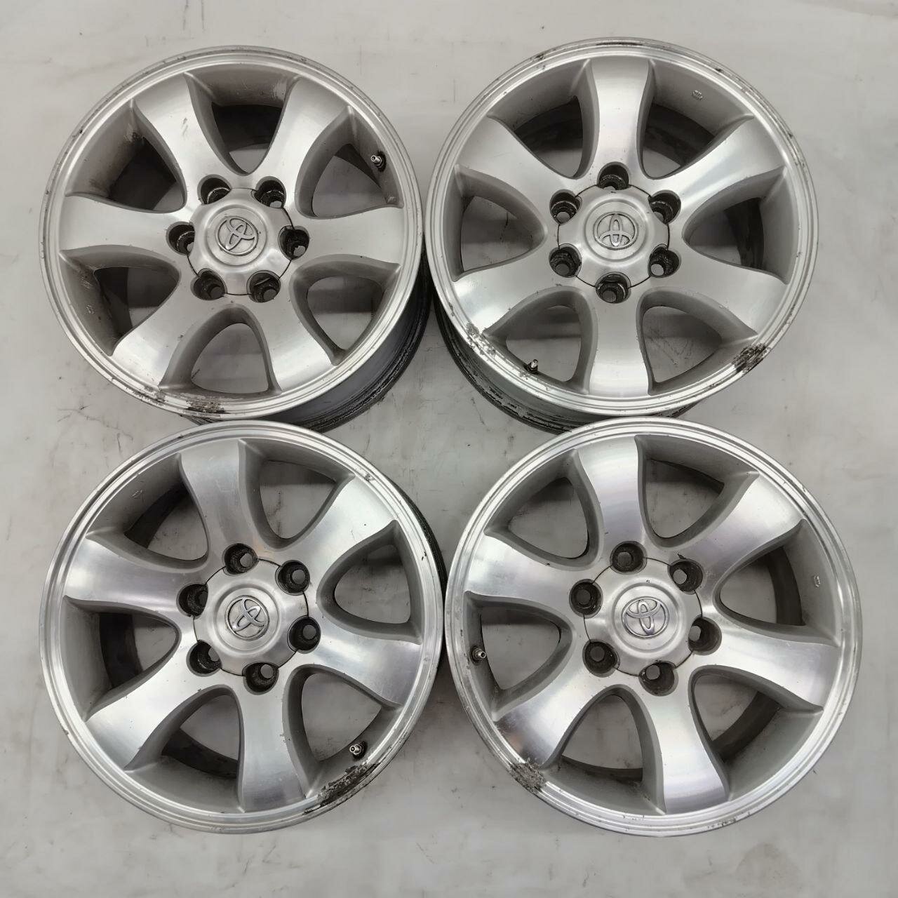 Колесные диски Toyota 17x7.5 PCD 6x139.7 D106.1 ET55 (оригинал)