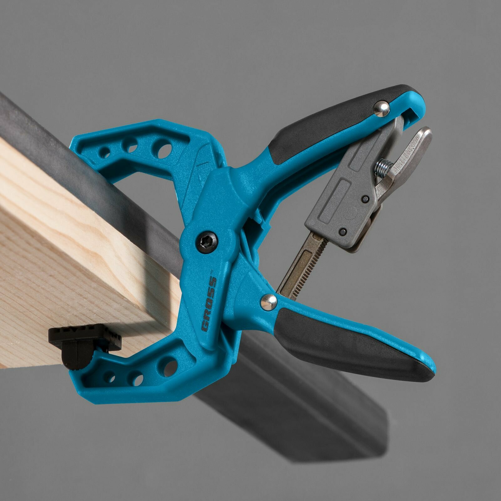 Струбцина клещеобразная 1-1/2, пластиковый корпус, храповой механизм жесткой фиксации, 38 мм Gross, 20801