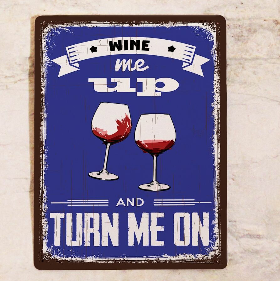 Прикольная металлическая картина с бокалами вина для интерьреа, новогодний подарок подруге, коллеге для дома, металл, 20х30 см.