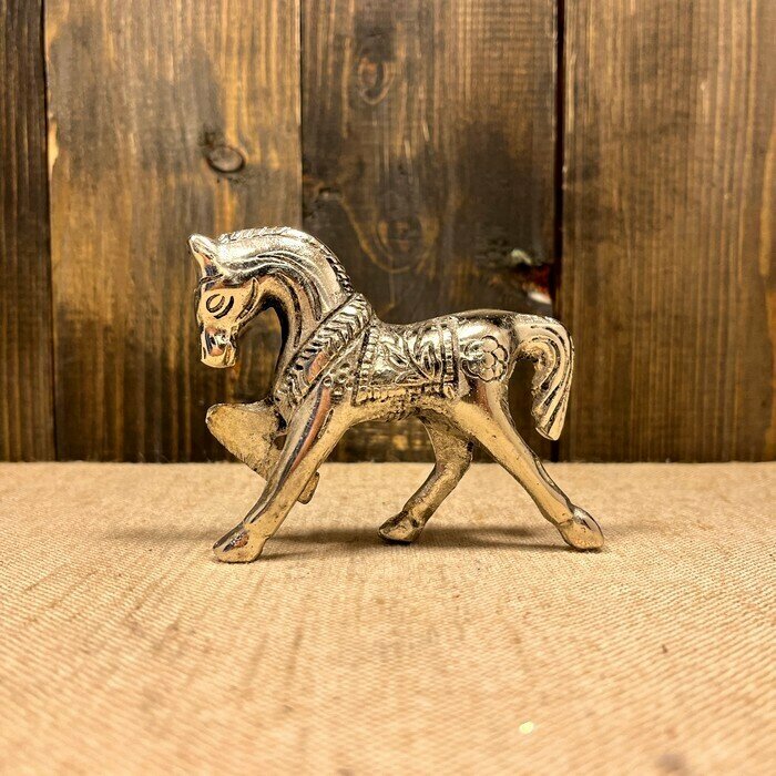 Конь индийский из металла с гравировкой S