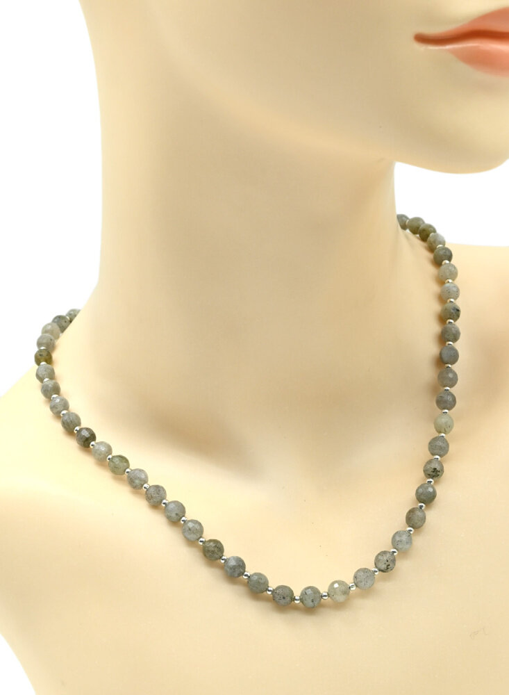 Бусы, лабрадорит