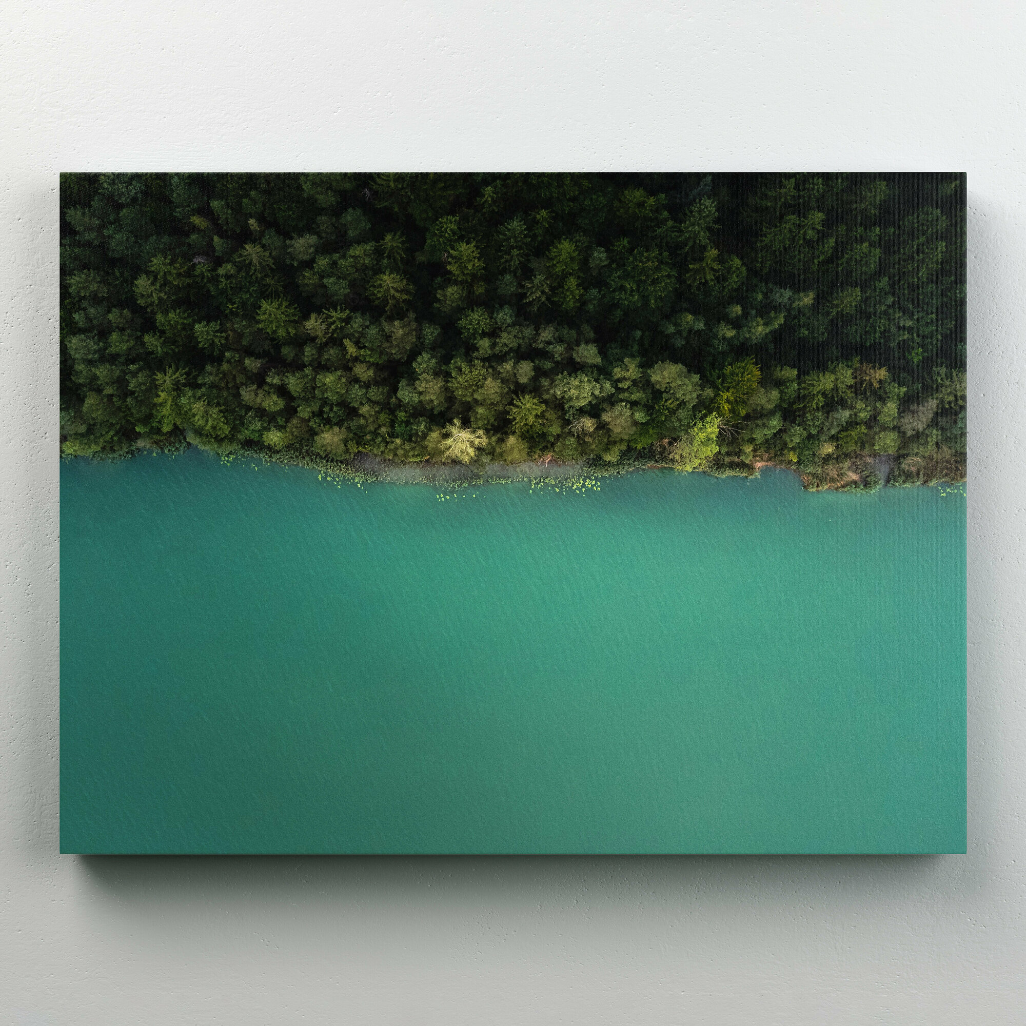 Интерьерная картина на холсте "Река и лес" природа, пейзаж, размер 30x40 см