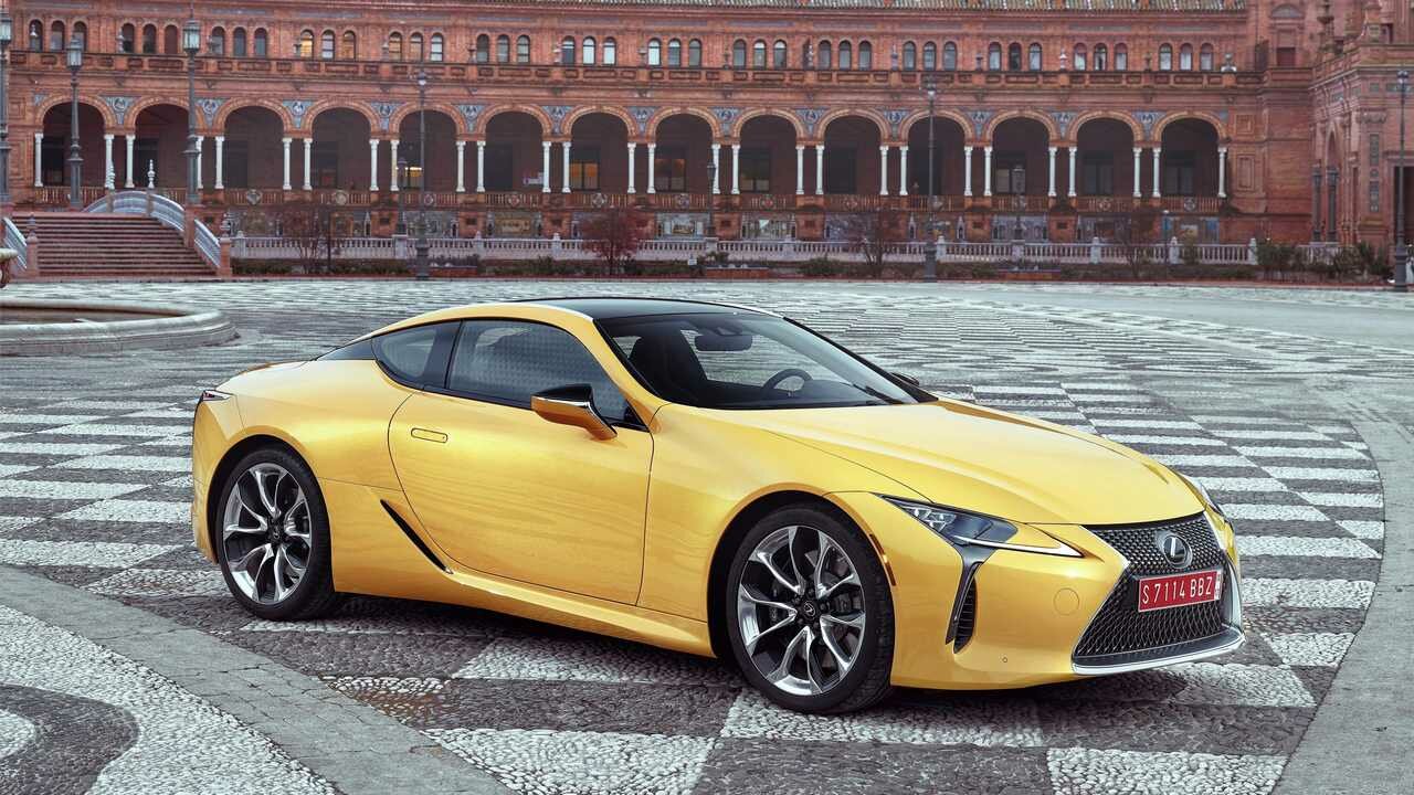 Картина на холсте 60x110 LinxOne "Автомобили lexus" интерьерная для дома / на стену / на кухню / с подрамником