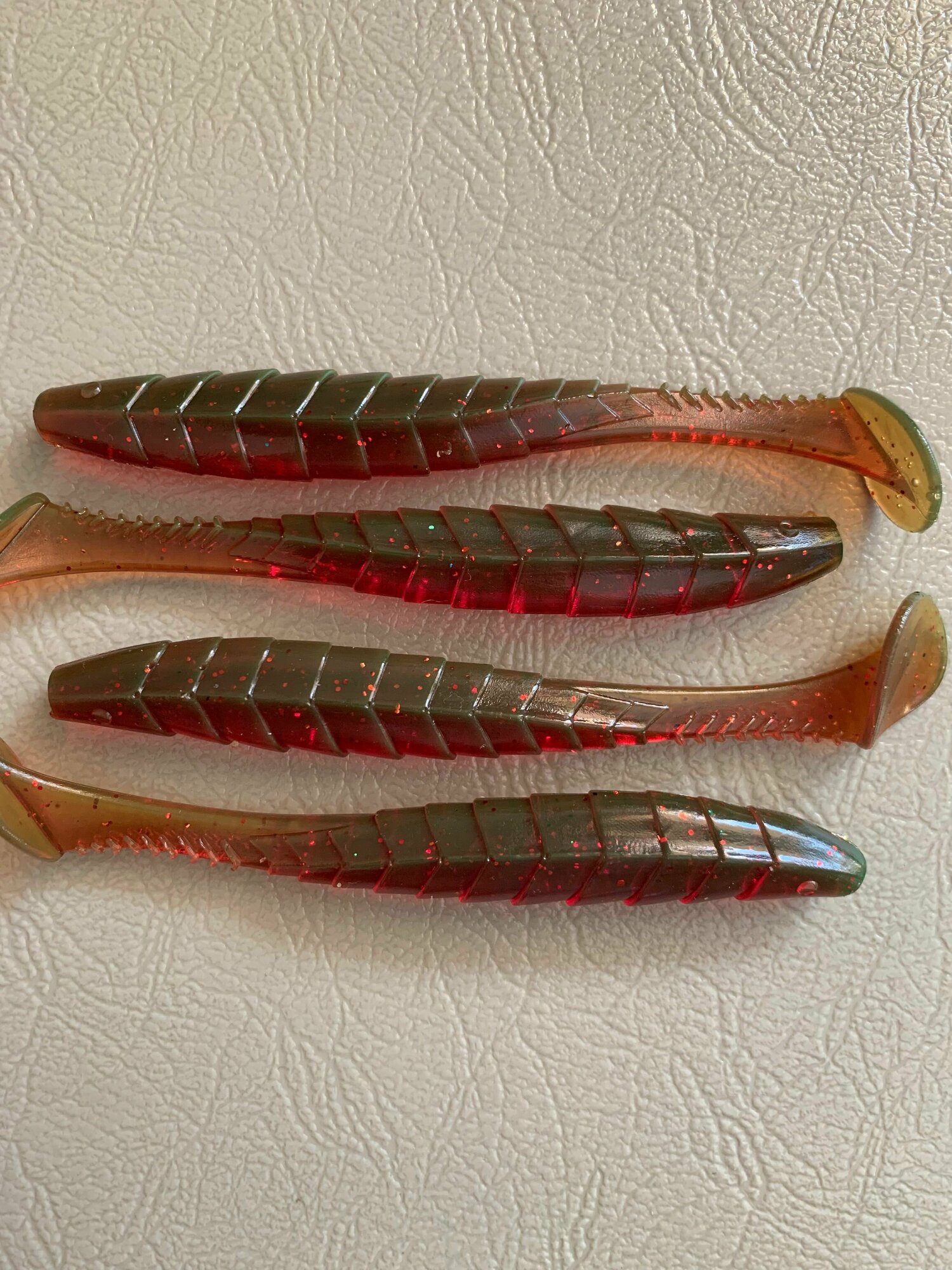 Мягкая силиконовая приманка Пайк Минноу (Pike Minnow) 120 мм,4шт, Машинное масло / Motor oil red flake.